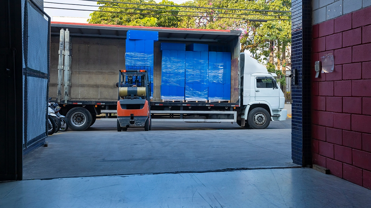 How does Plastic reusable packaging support sustainability and simplify ...